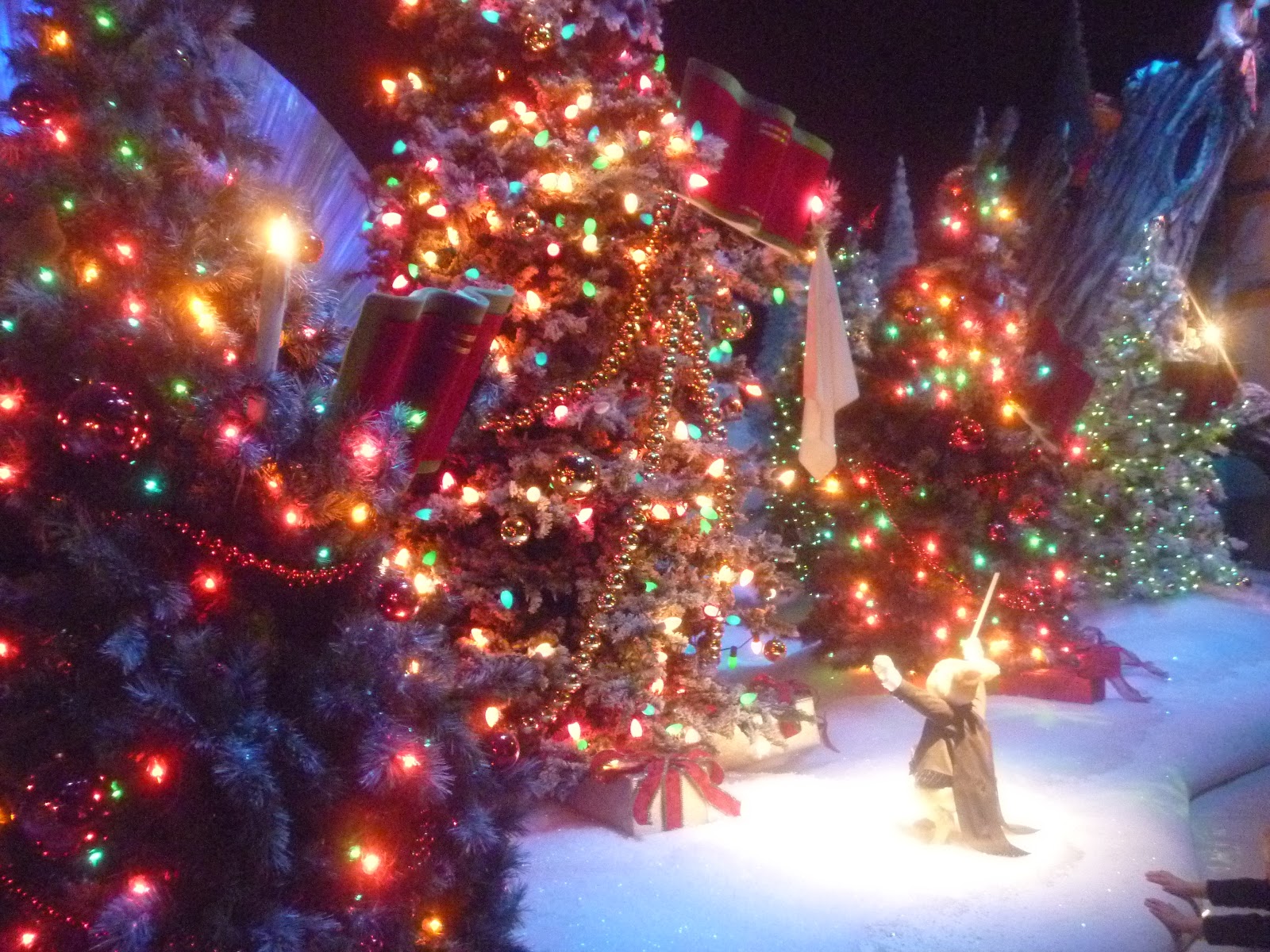 Peter's Puppets: Photos of Elf Village at Macy's Santaland