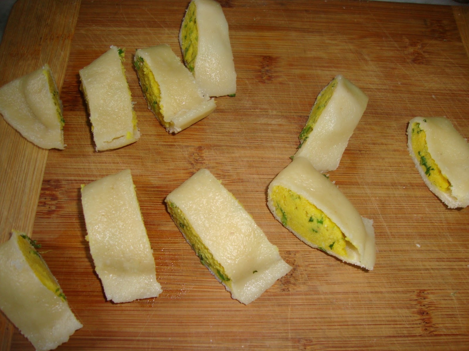 Cooking Delights: Daal Pitha ( suji )