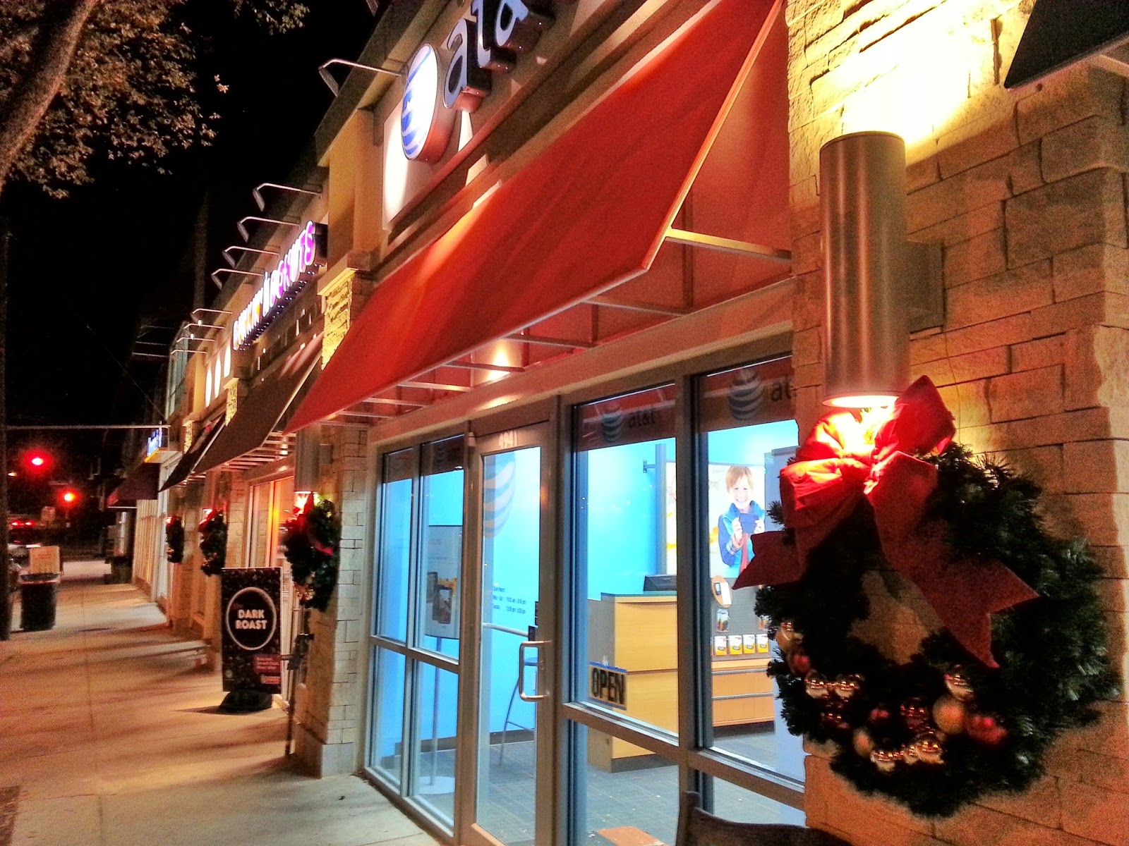 Robert Dyer @ Bethesda Row: SHOPPES OF BETHESDA CELEBRATES HOLIDAYS ...