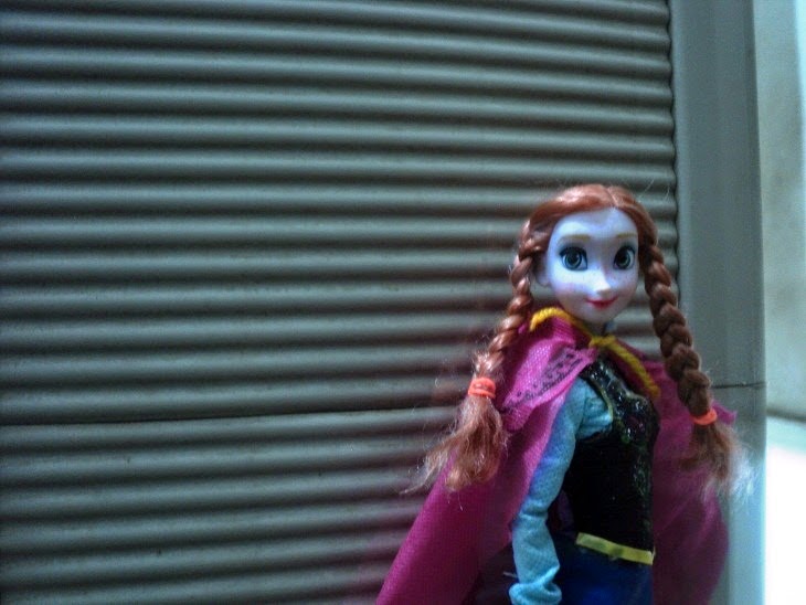 Knocked-off!: Bootleg Doll Review : Bootleg 12" Anna from Frozen Doll