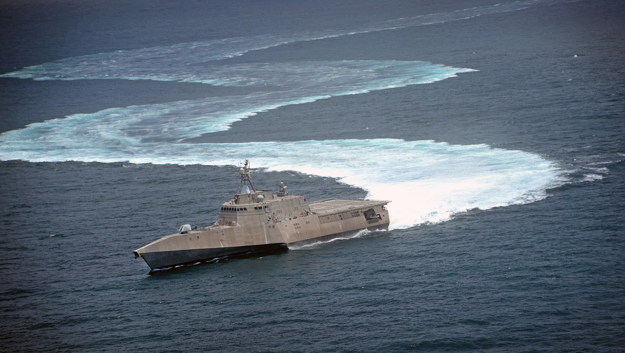 USS Independence (Littoral Combat Ship) LCS-2 in Pacific Ocean | Global ...