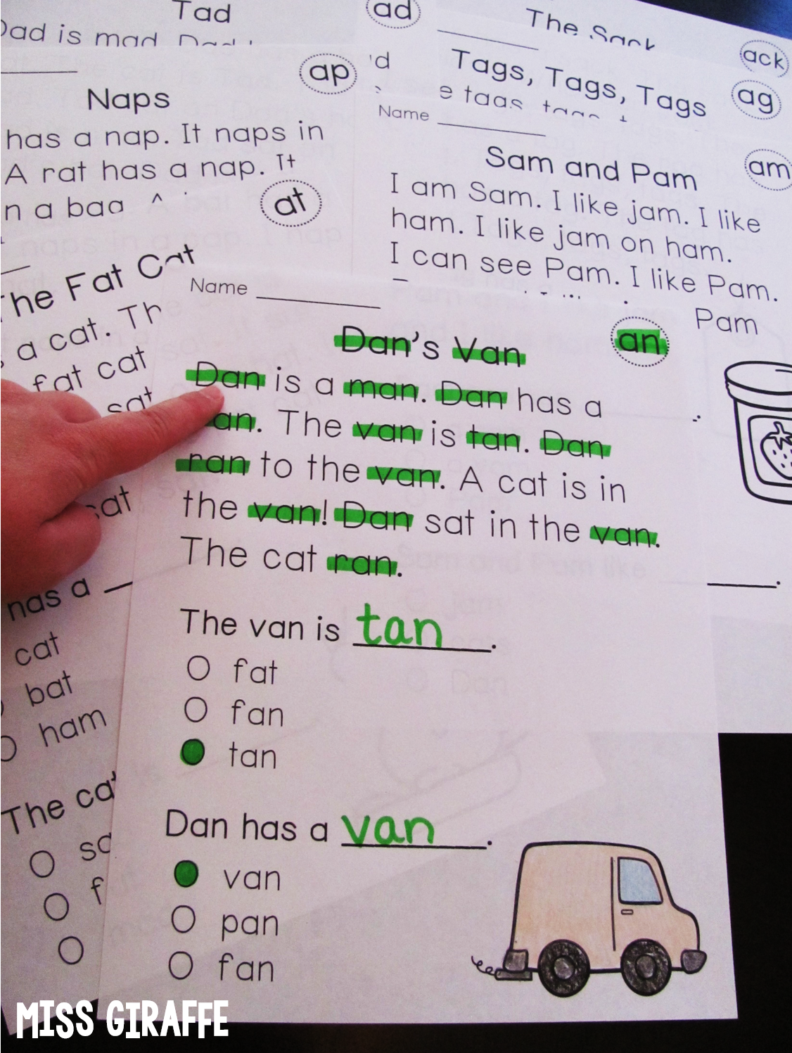 Miss Giraffe's Class: Phonics Fluency Notebooks