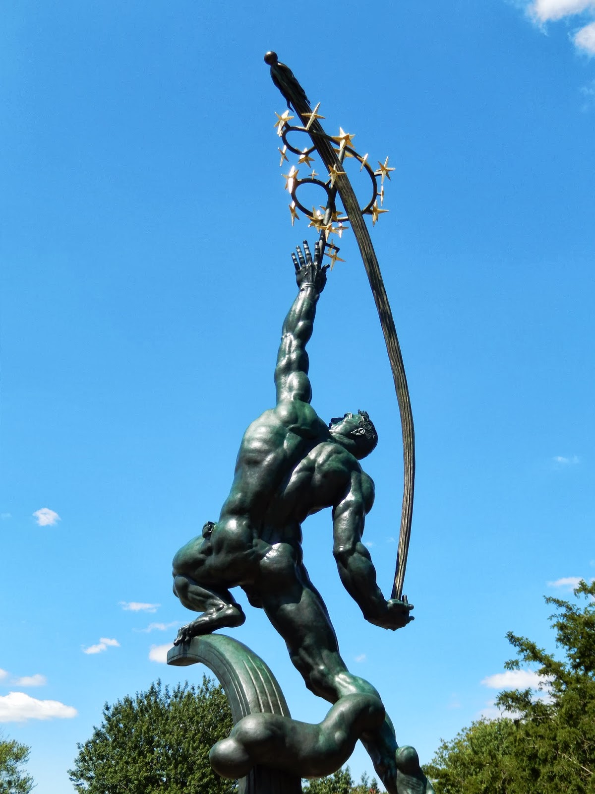 BigAppleAnnex.com: NYC Photoblog: Rocket Thrower Sculpture at Corona ...