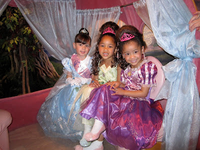Molotsi.com: Princess Makeover at Disneyland's Bibbity Bobbity Boutique