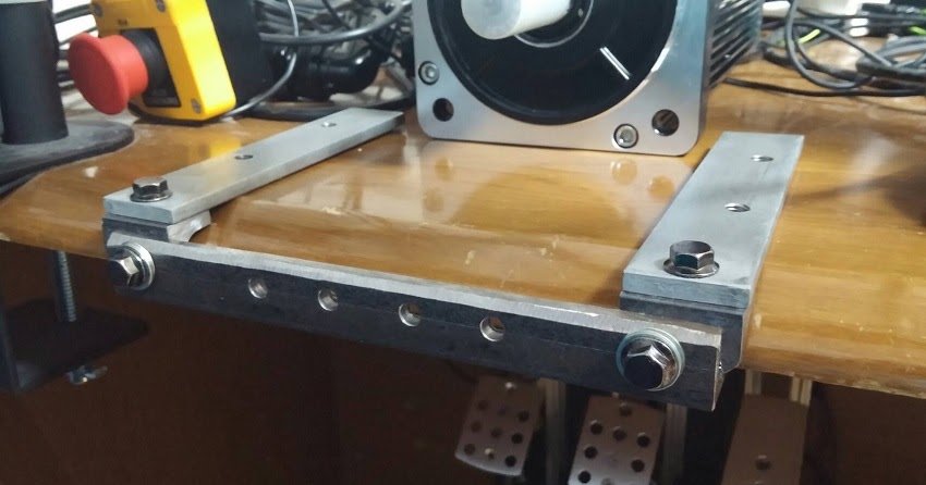 DIYエンジニア日誌: OSWサーボマウント製作