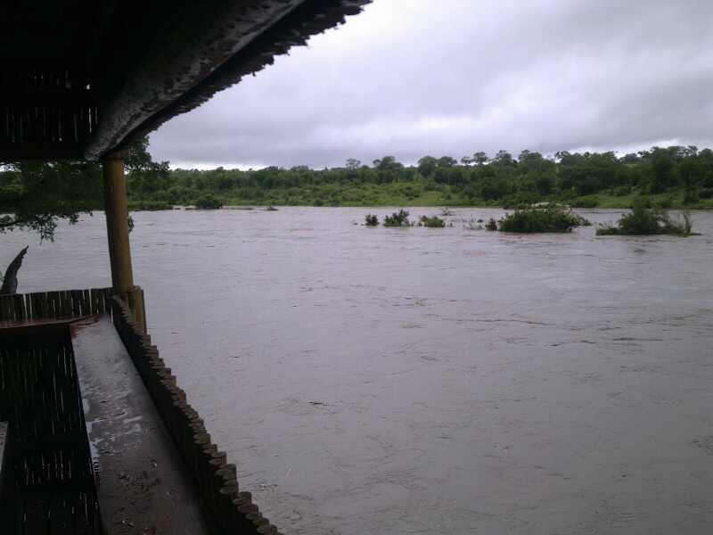 KVB NUUSBLAD: VLOEDE IN DIE LAEVELD