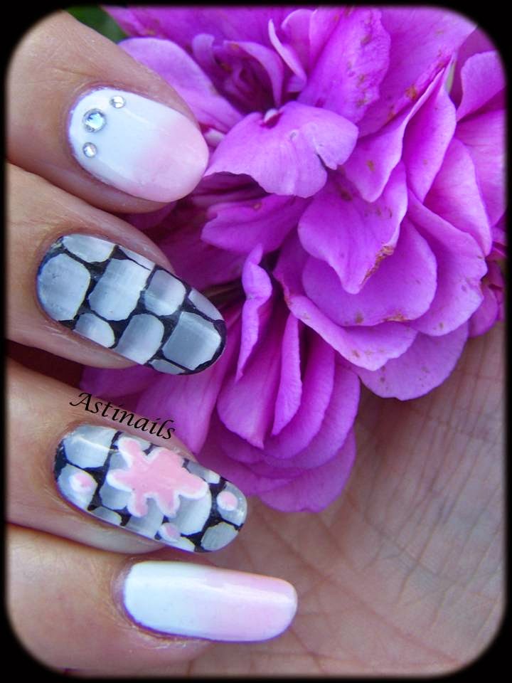 Astinails: Urban nail art