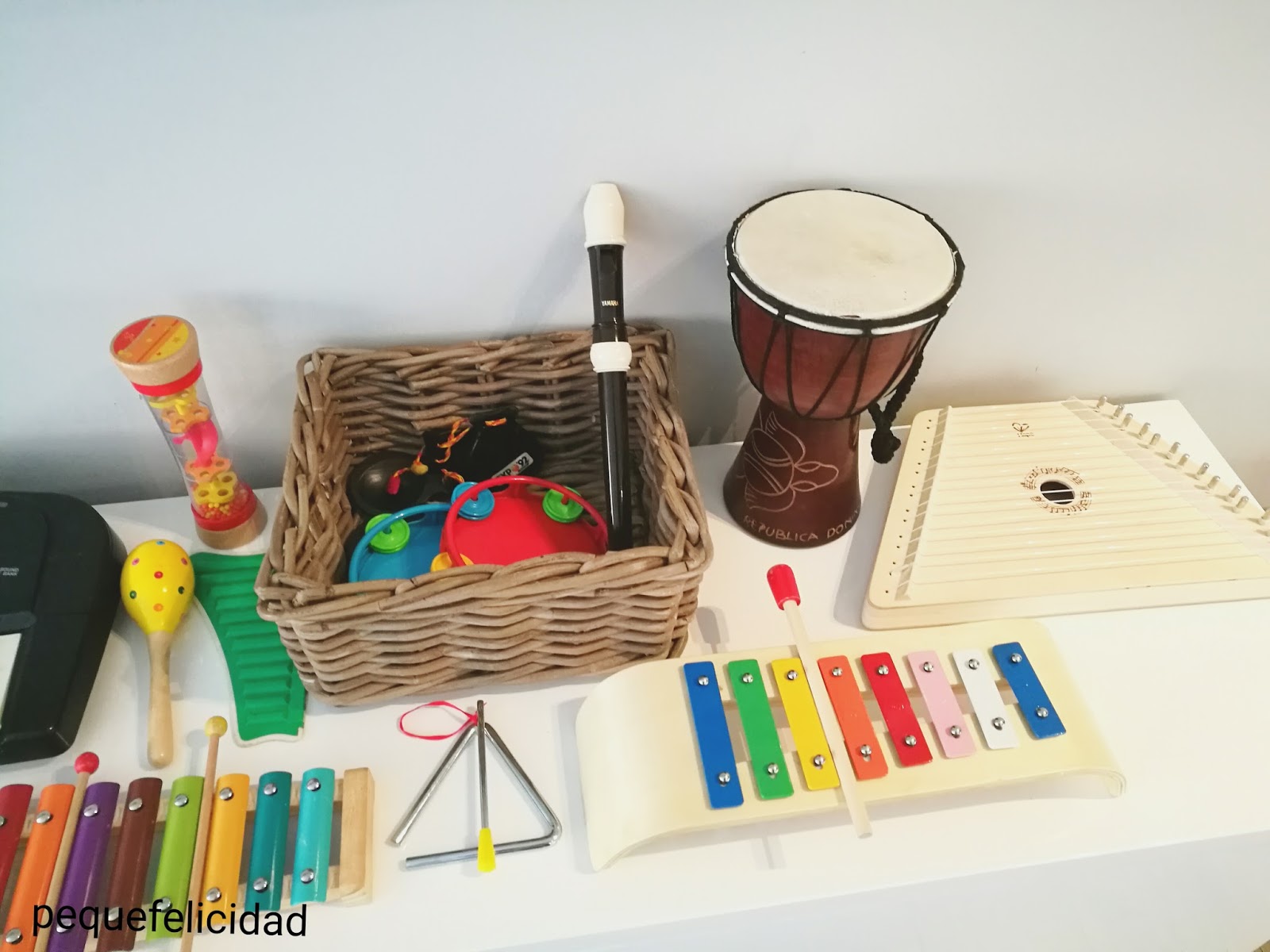 PEQUEfelicidad: RINCÓN MUSICAL PARA NIÑOS