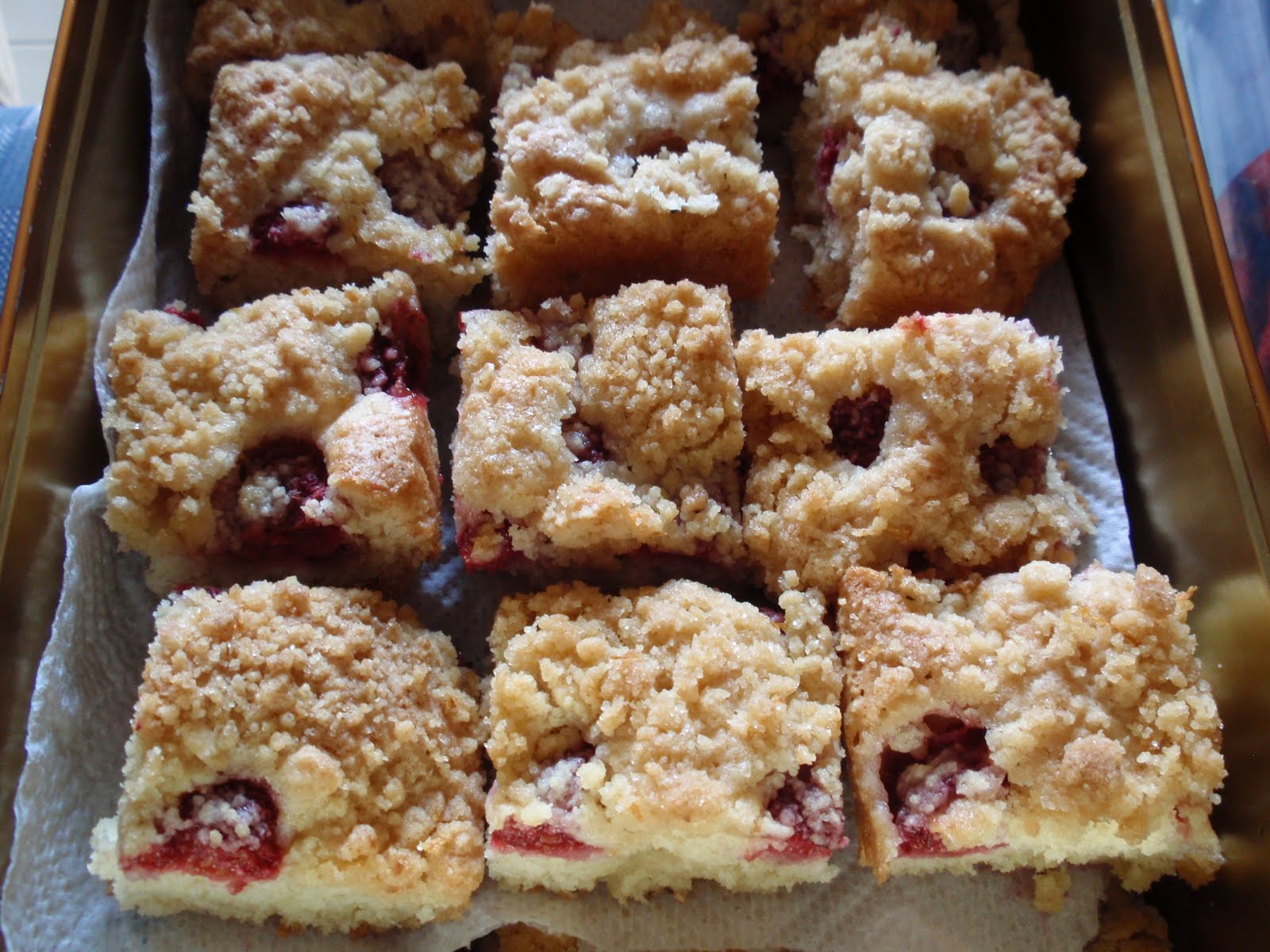 Love Baking?: Apple & Raspberry Crumble Squares!