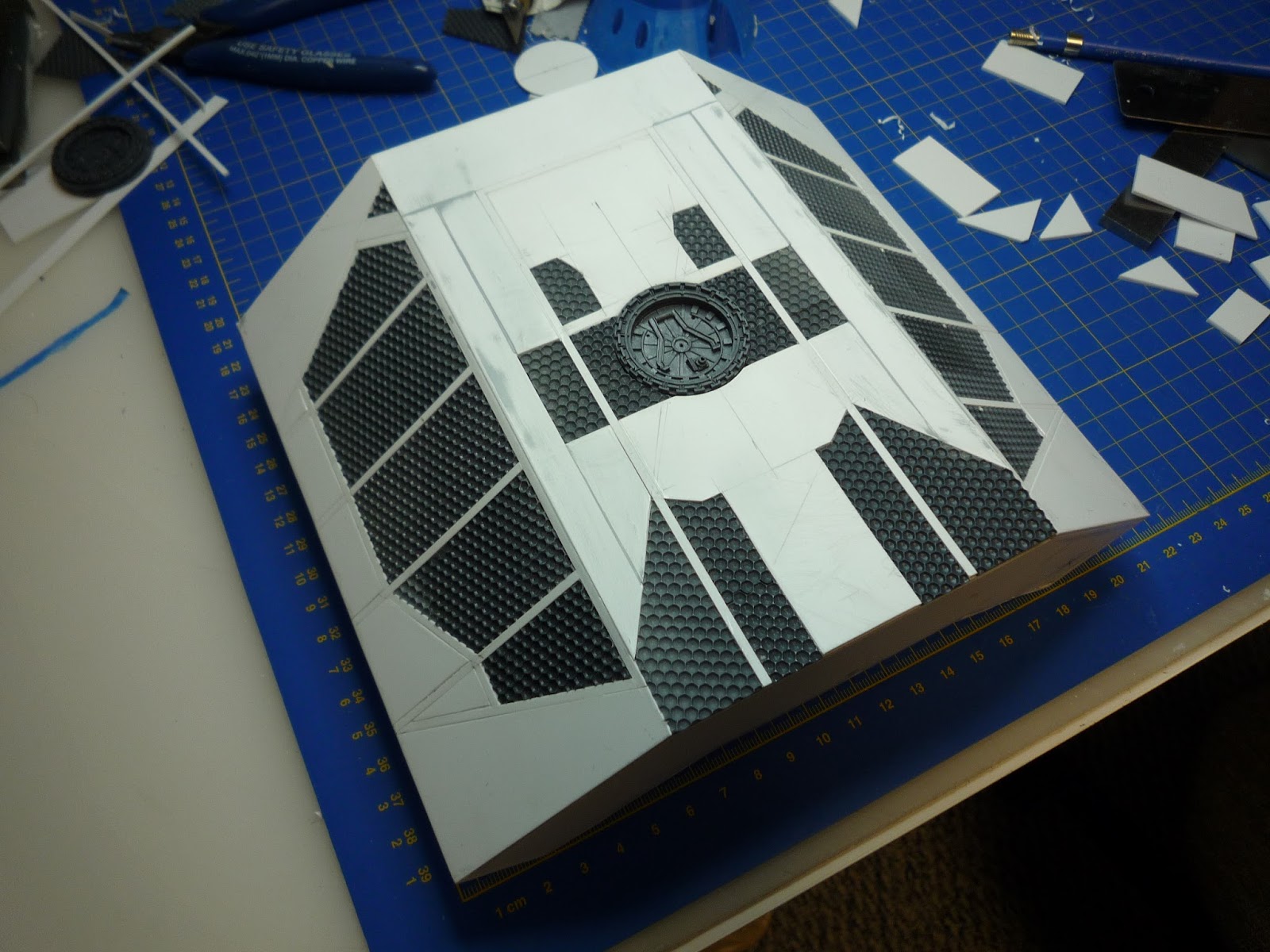 GATTACA MODELS AND PROPS: Interstellar Lander