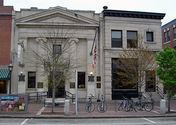 Walk Portsmouth: Oldest Bank Building