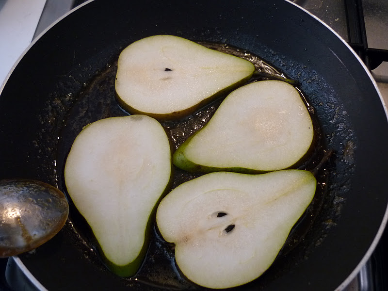La Chef A: Peras con morcilla de arroz