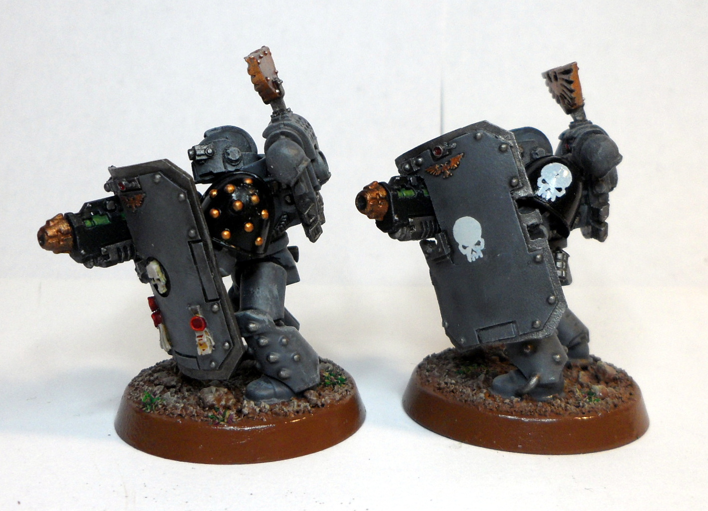 WeeMen: Relictors Space Marine Command Squad Veterans w/ Storm Shields