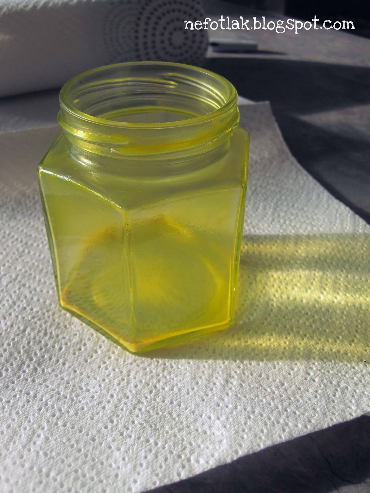 nefotlak.: pretties - yellow glass jars