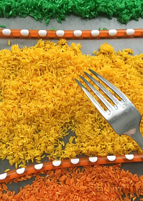 She's Crafty: How to color Rainbow Rice for a table centerpiece