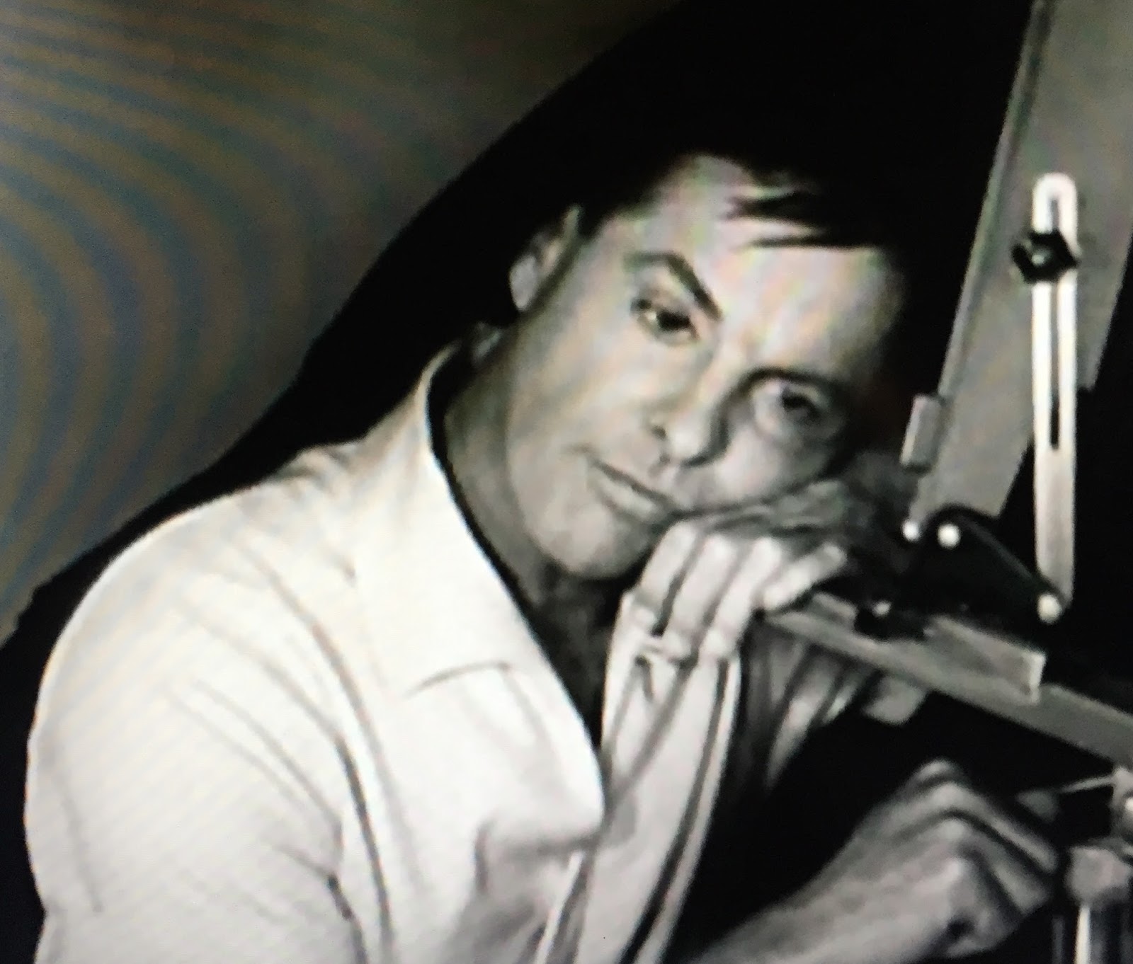 The Horn Section: Television Review: LOVE THAT BOB: "The Fallen Idol ...