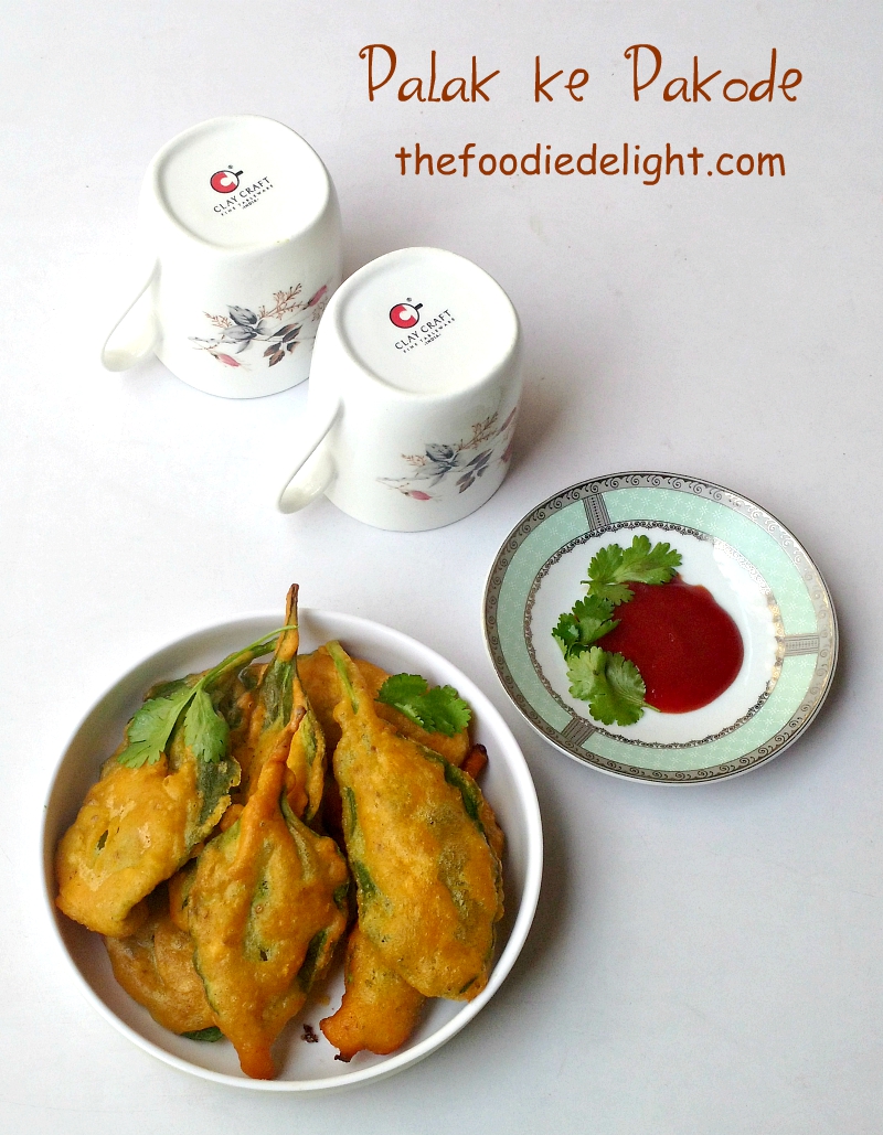 Palak ke Pakore | Palak Pakora Recipe | The Foodie Delight