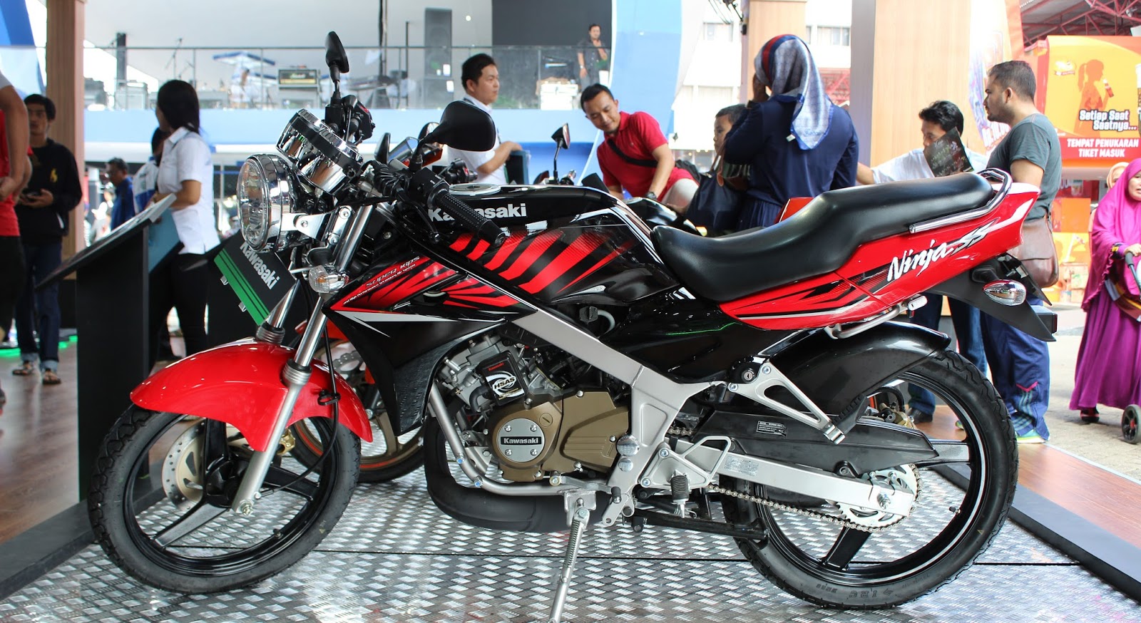 HARGA DAN SPESIFIKASI KAWASAKI NINJA SS | Bursa Motor Terbaru