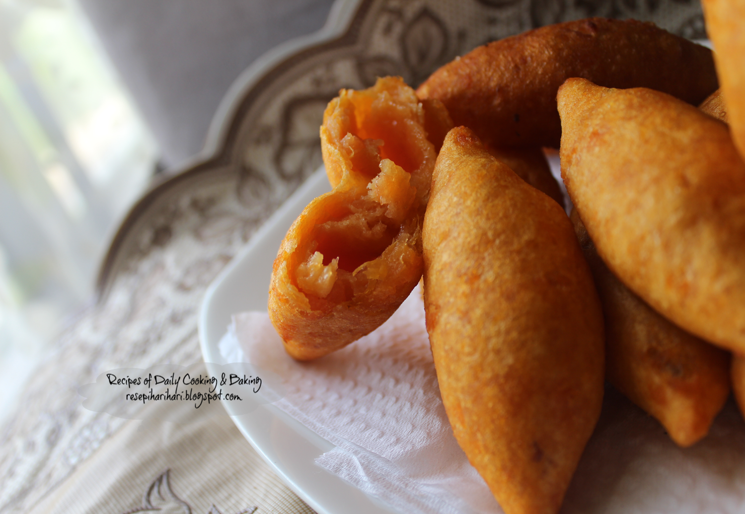 Recipes of Daily Cooking and Baking : Cek Mek Molek