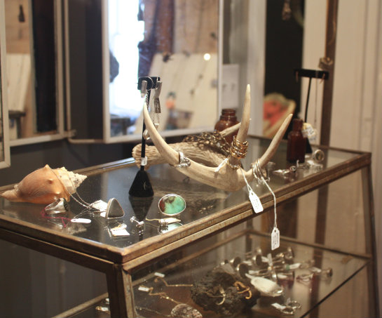 Deer Antler as Jewelry Display | 17 Apart