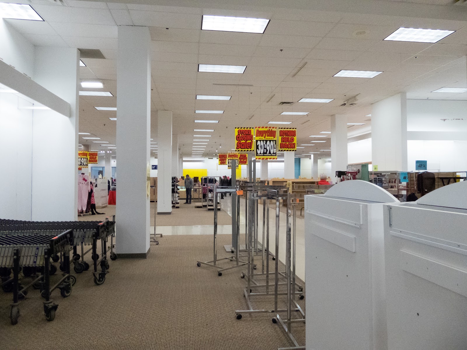 Dead and Dying retail: Shenango Valley Mall in Hermitage, Pennsylvania