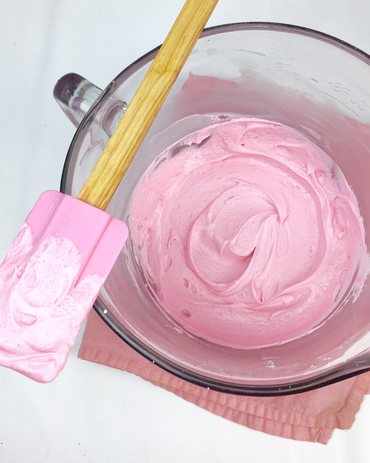 Chocolate Strawberry Sandwich Cookies (DIY PINK OREOS!) - The Lindsay Ann