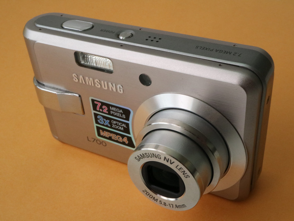 BugWorkShop - 甲蟲工作室: Samsung（三星）L700 輕便數碼相機 - 拆解（三）