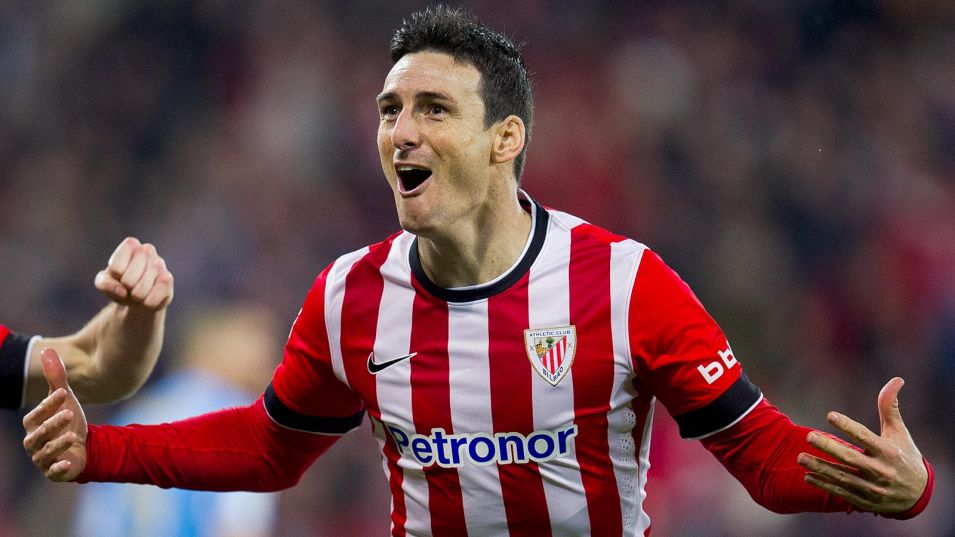 Fotos y Banquillo: Aritz Aduriz, humildad y goles