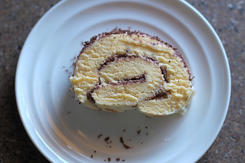 Food Endeavours of the Blue Apocalypse: How to make a Swiss Roll