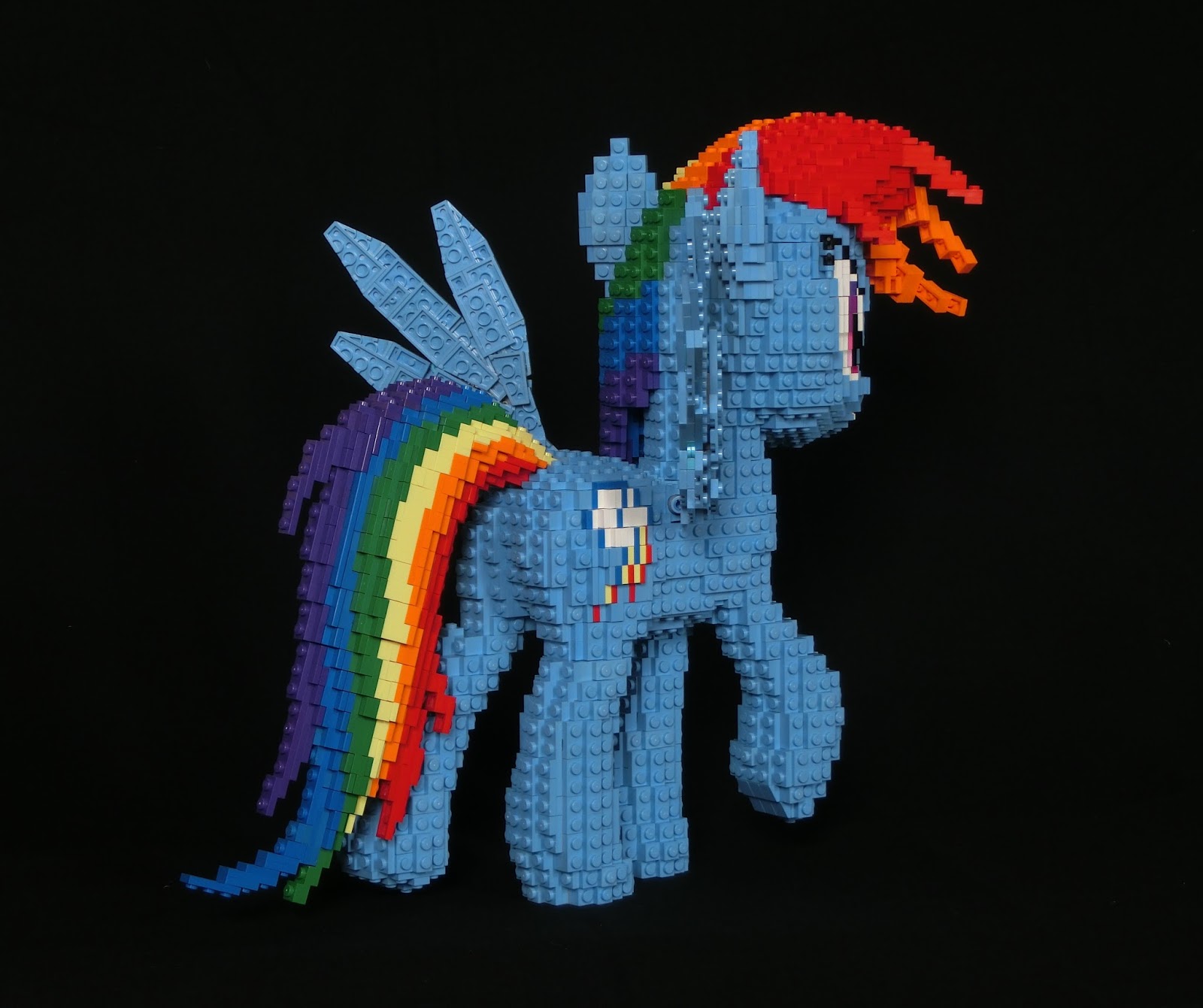 Equestria Daily - MLP Stuff!: 3,700 Piece LEGO Rainbow Dash!