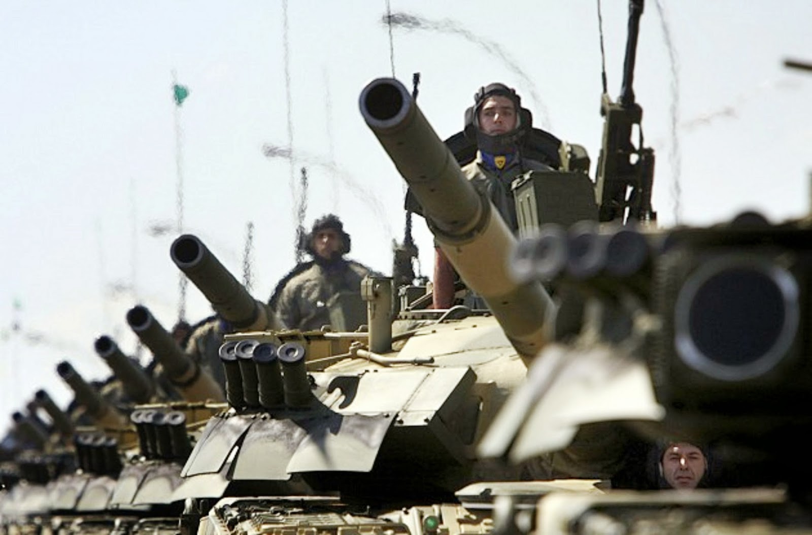 Η ΡΩΣΙΑ ΣΤΕΛΝΕΙ ΕΚΑΤΟΝΤΑΔΕΣ ΟΧΗΜΑΤΑ ΔΩΡΕΑΝ ΣΤΗΝ ΕΛΛΑΔΑ ...