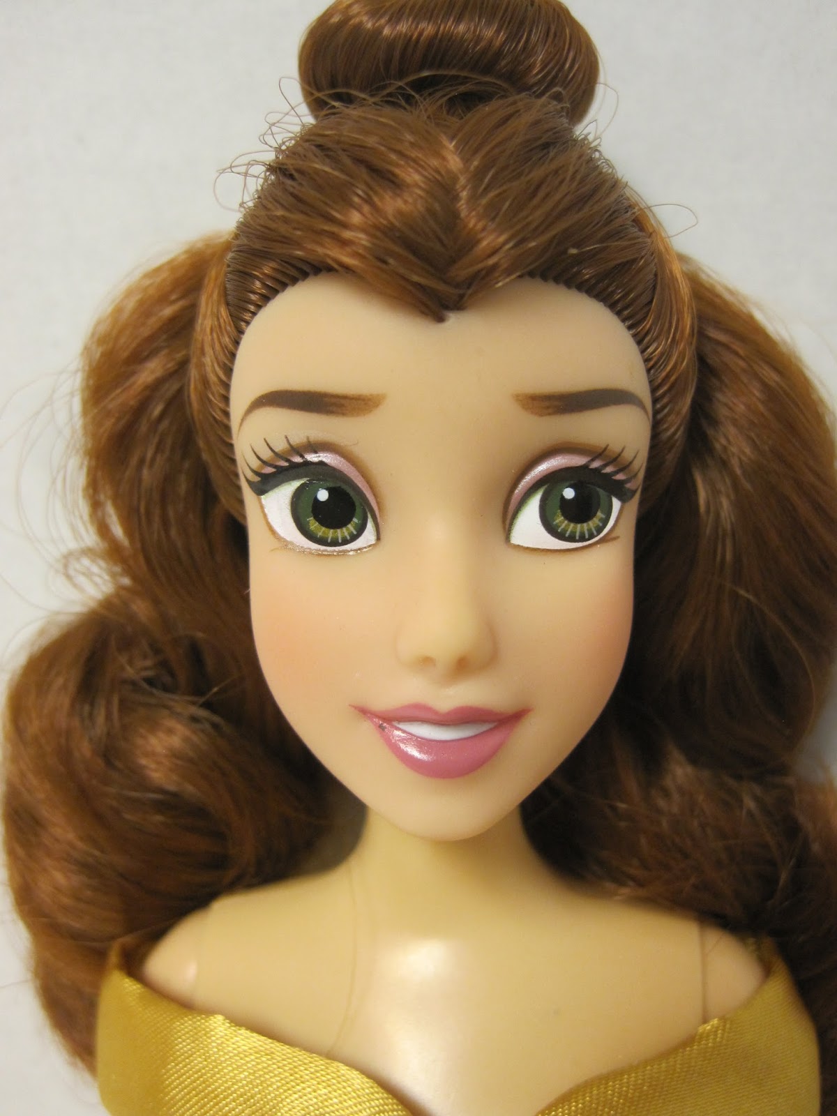 Never Grow Up: A Mom's Guide to Dolls and More: Disney Store Classic ...