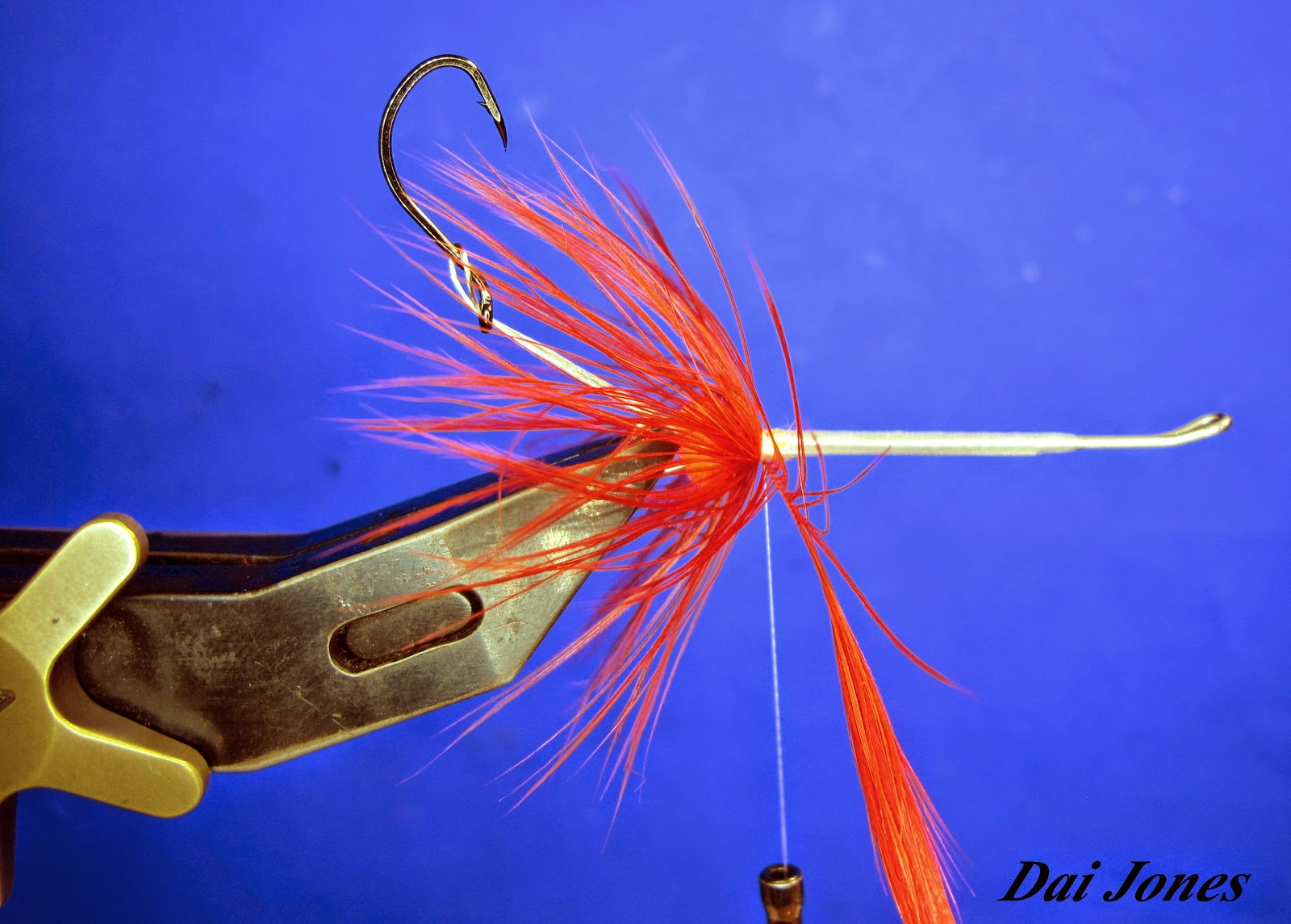 Flies step by step: Sewin ( sea trout) Night Intruder step by step.