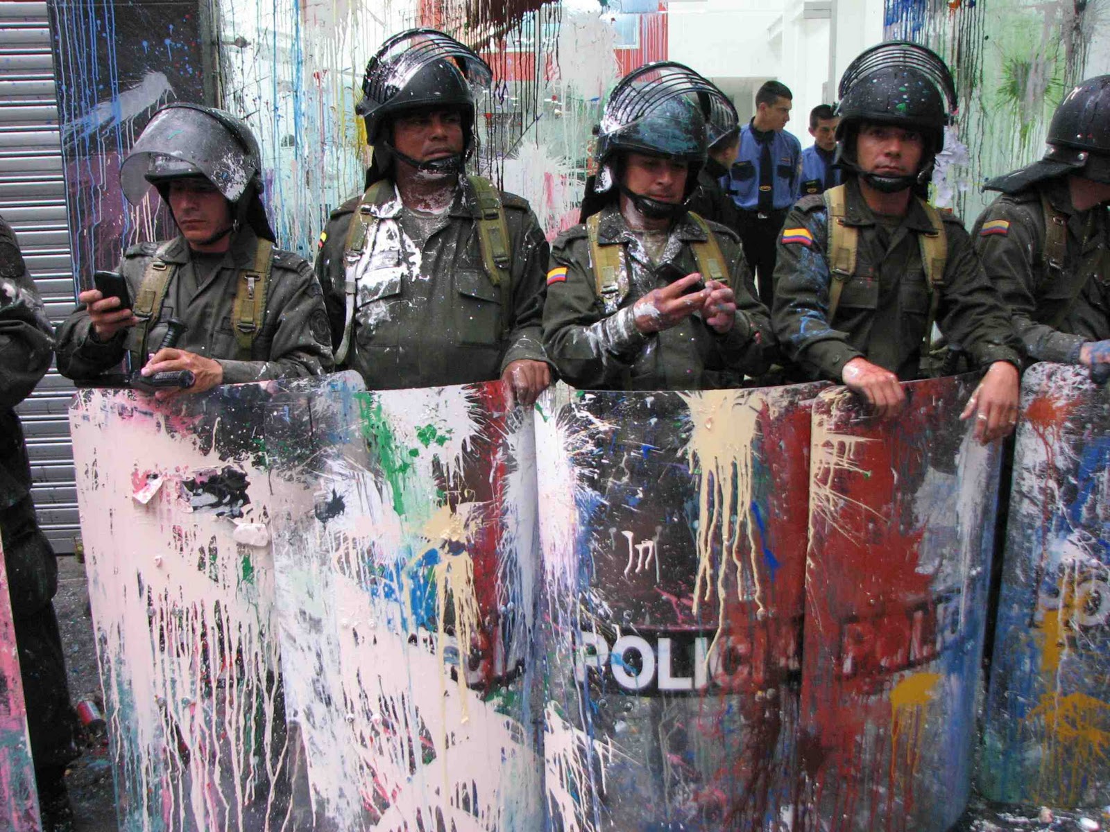Mike's Bogota Blog: Protesters Paint the Police