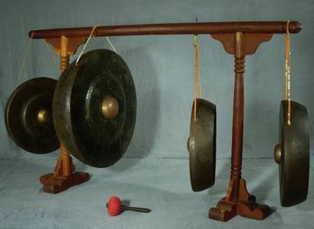 EKSPOSISI PIRANTI GAMELAN ~ Erna's Blog