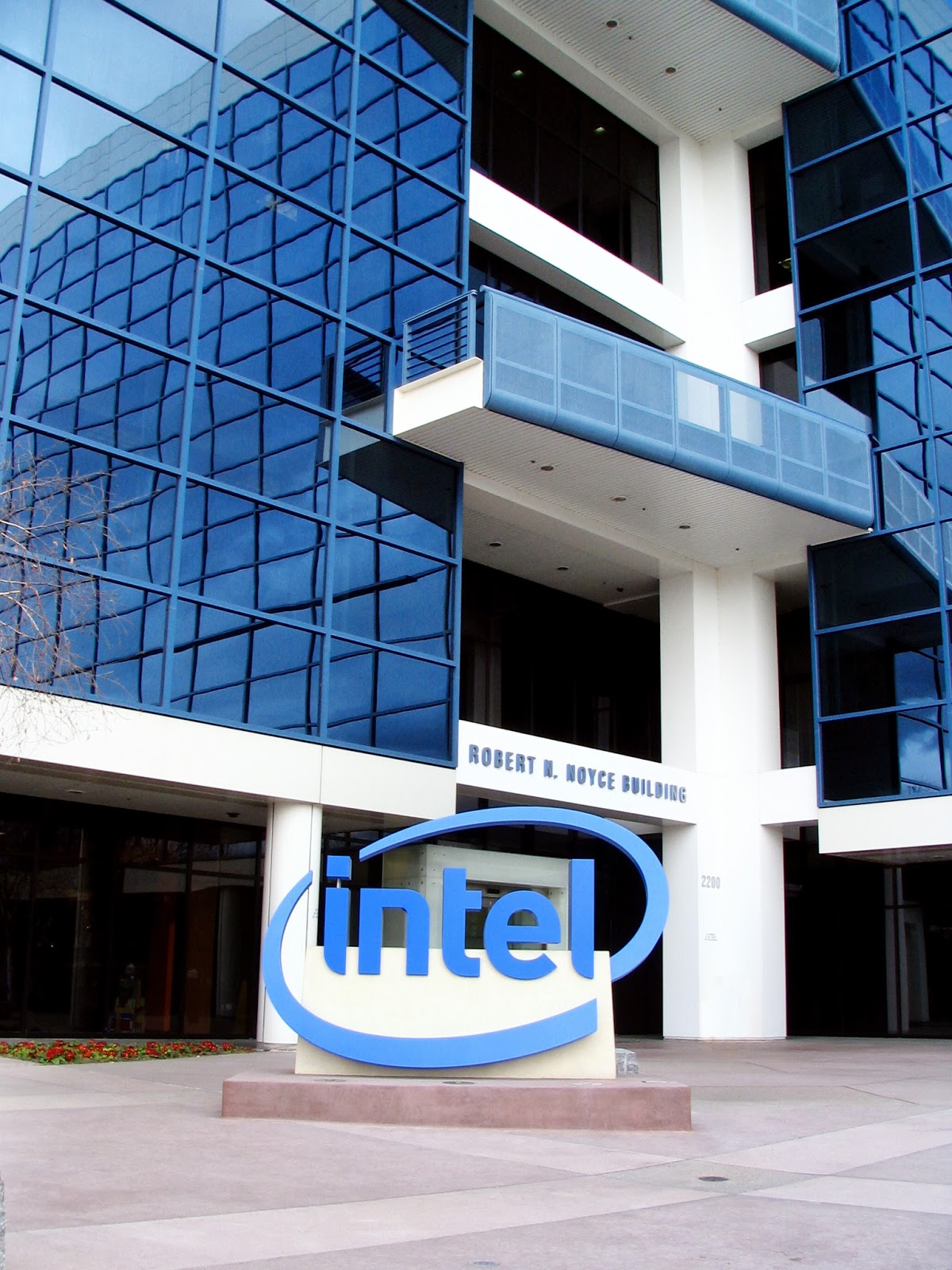 Sports Scandal: "Intel wants 500 million for OnCue
