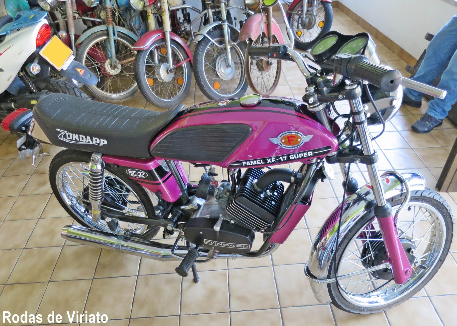 Motorizada Famel XF-17 Super personalizada - Oficina Moto & Restauro