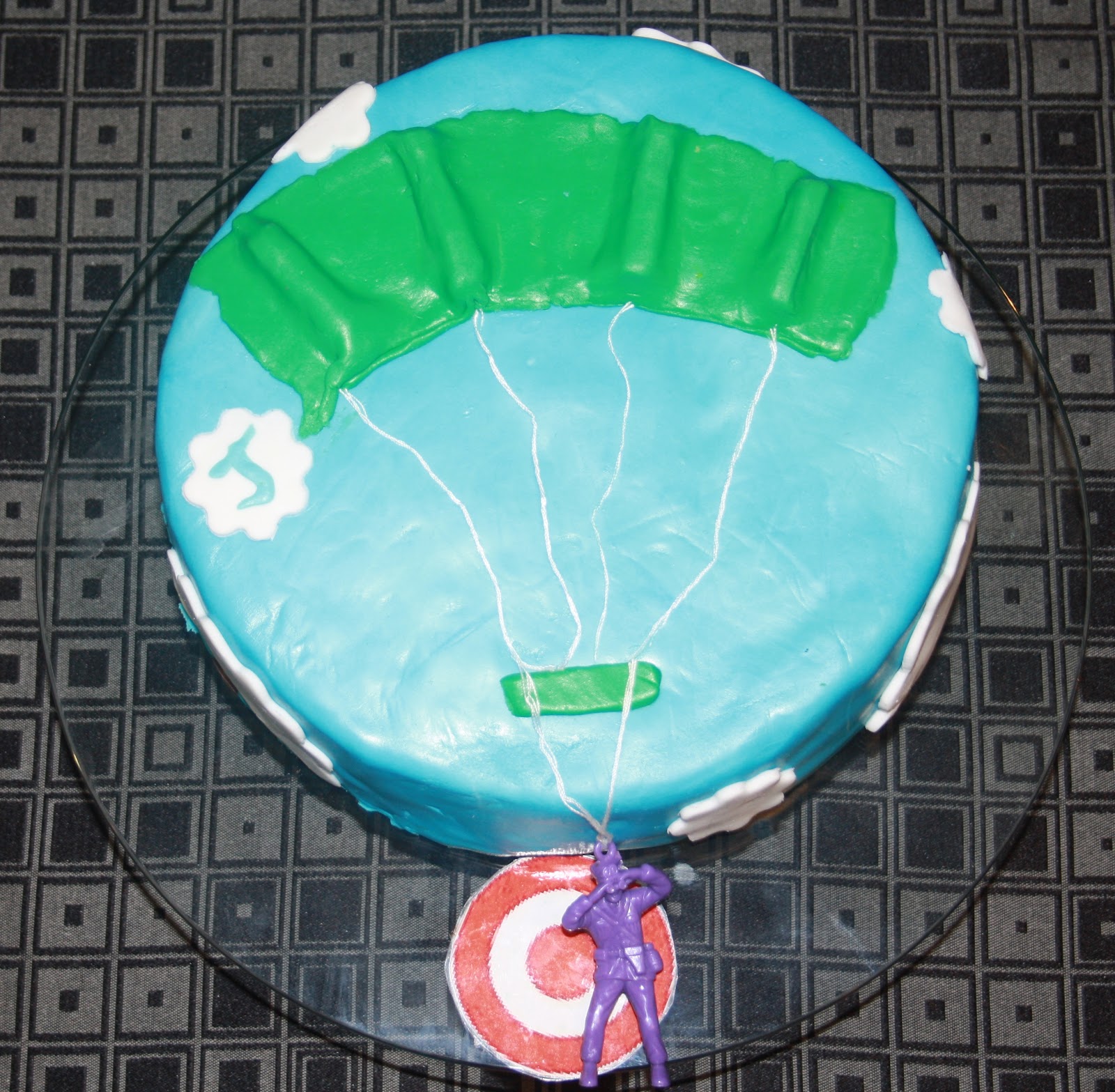 Xx emazingly sweet xX: Skydiving Birthday Cake