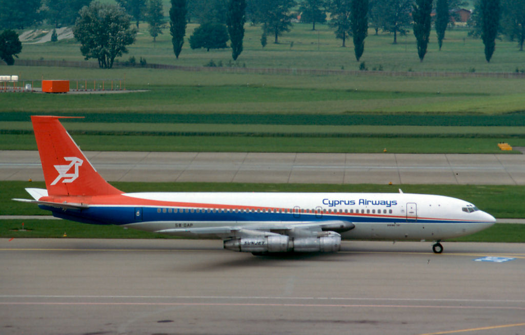 Jet Flugzeuge und Spezielles: Boeing 707-120B. 5B-DAP