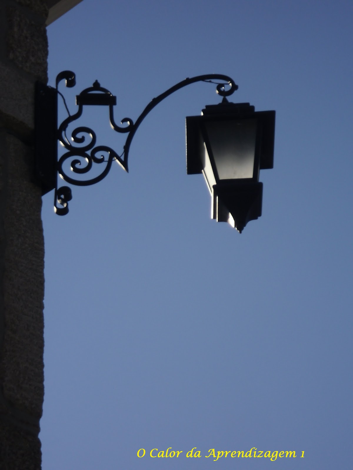 O calor da aprendizagem: Candeeiro de rua