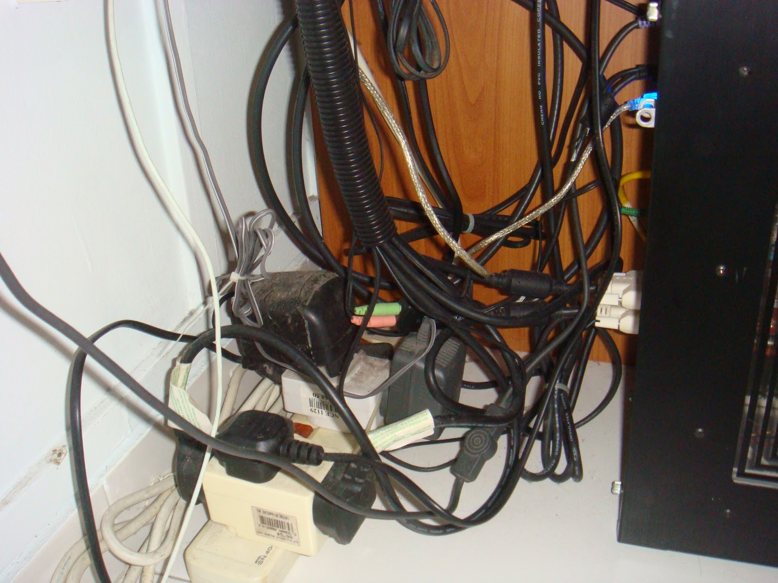 PC Parts and Accessories: Cable Management De-cluttered: Home made ...