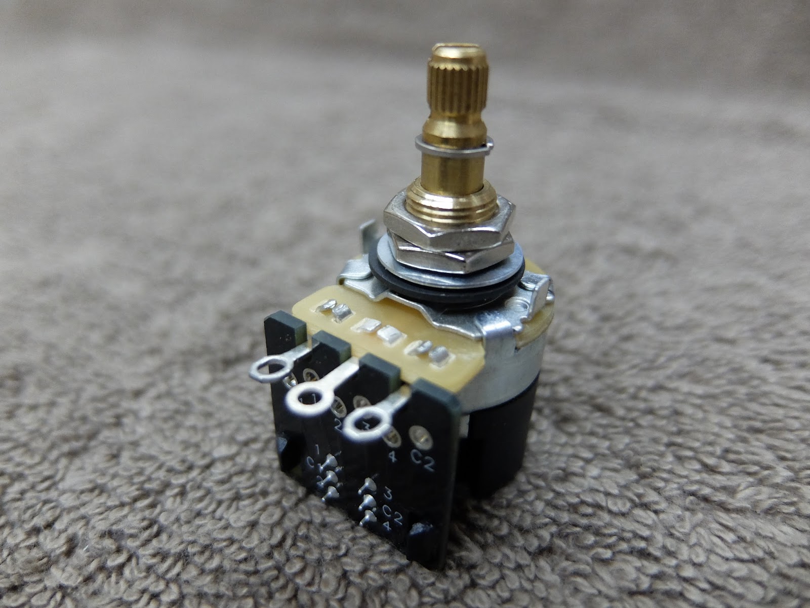 オススメ その34 CTS製スイッチポット CTS DPDT PUSH-PULL SWITCH POT！