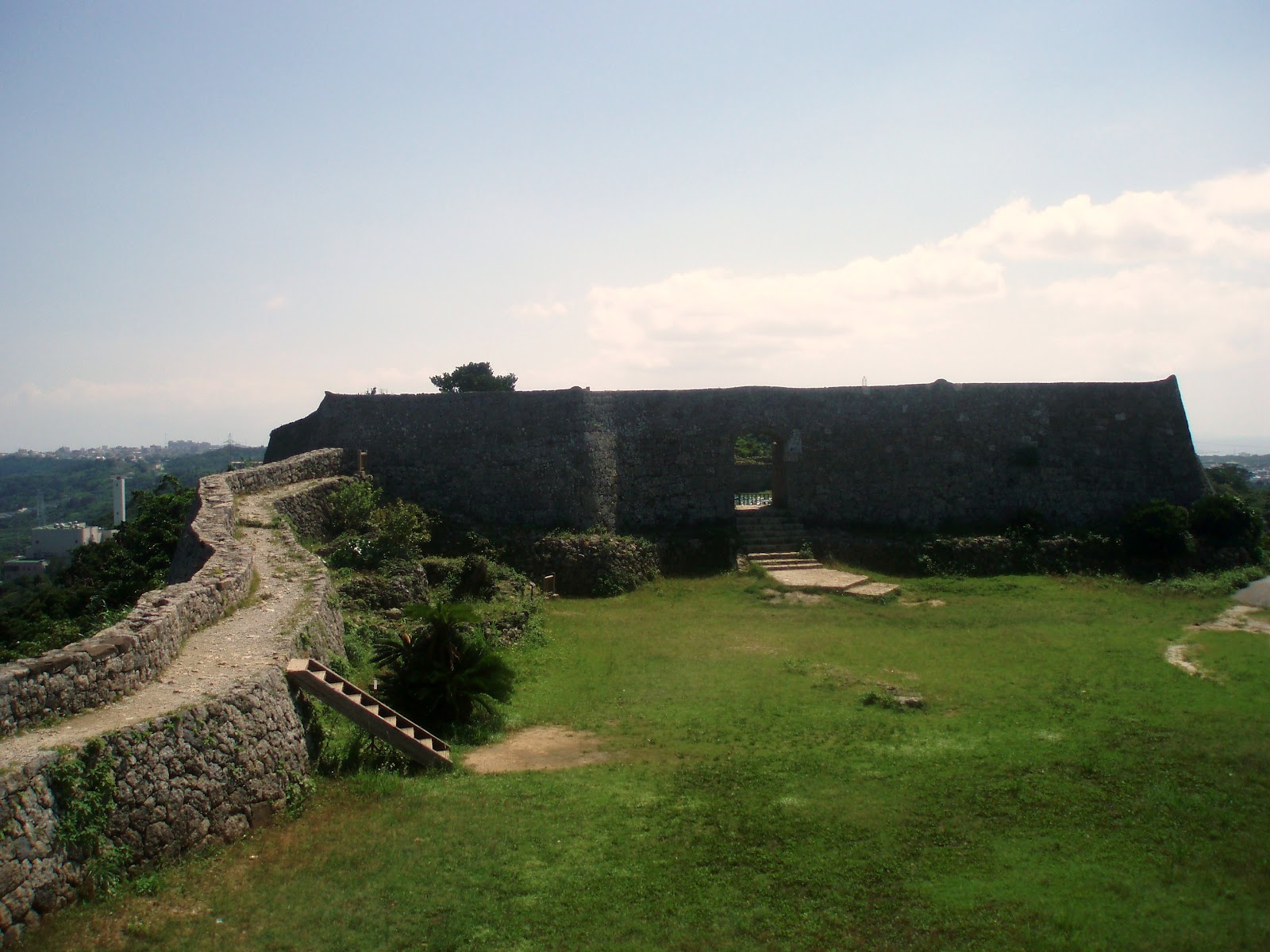 Okinawa Travel Guide: October 2012