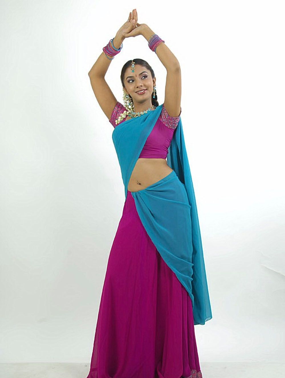 Actress Navel Show Photos: Actress Rineel Routh Hot Saree Navel Show Photos