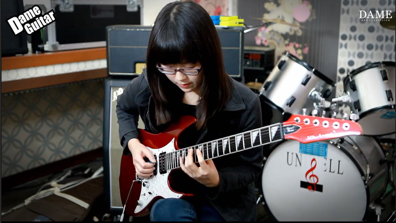 Su mi Lee: Dame guitar demonstration covering Alex Hutchings and ...