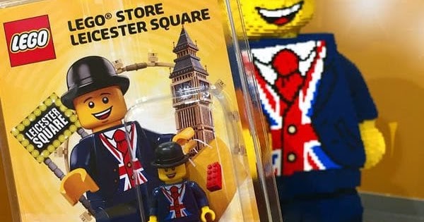 [人偶特輯] 樂高旗艦店倫敦直營店吉祥物：愛喝茶的萊斯特