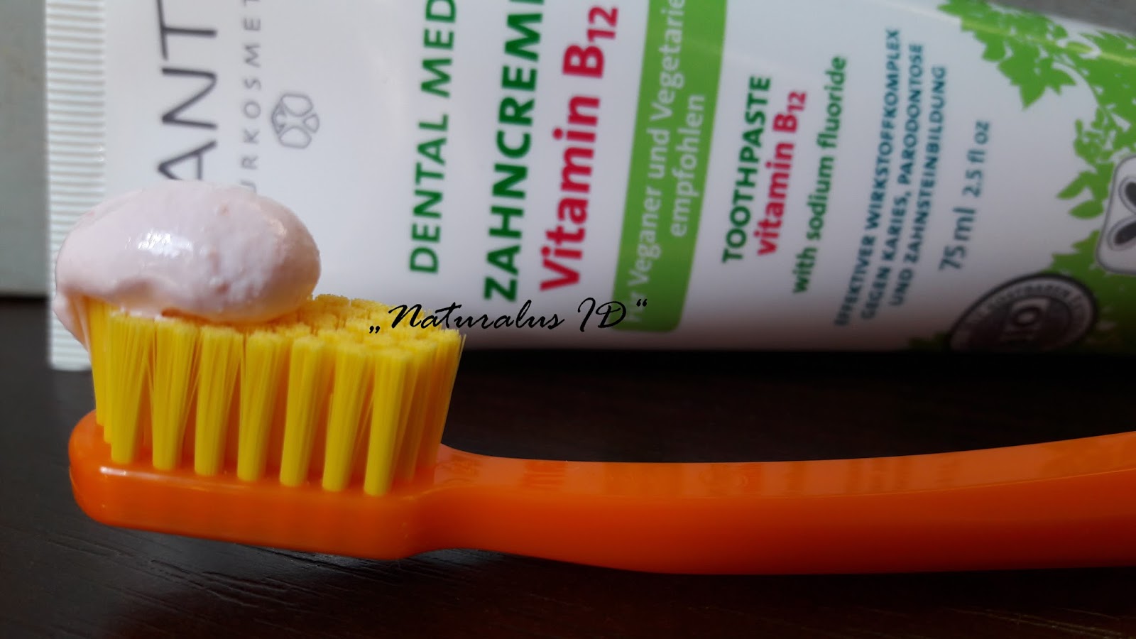 NATŪRALUS ID: „Sante“ dantų pasta su vitaminu B12 ir fluoridu