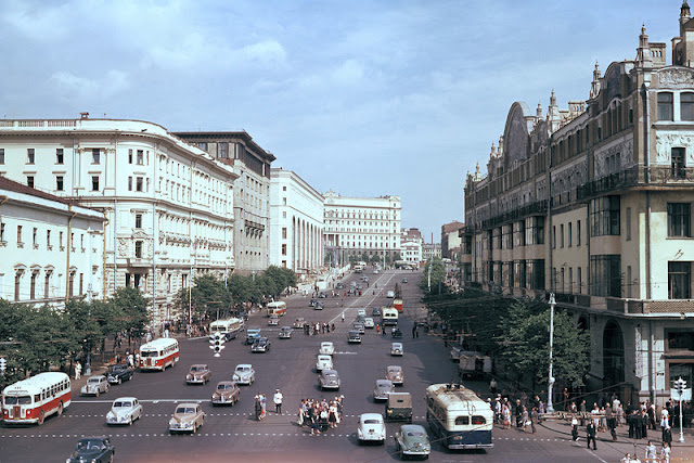 46 Color Photos That Document Everyday Life of Moscow in the 1950s ...