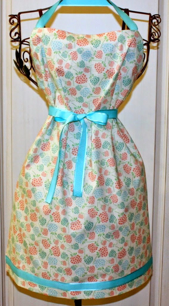 Paper and Ink Playground: Easy Apron Tutorial/Mother's Day Gift Alert!