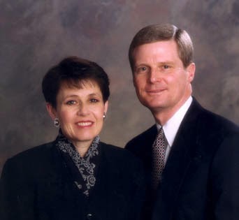 Calendario Mormon: David Bednar y Susan Kae Robinson